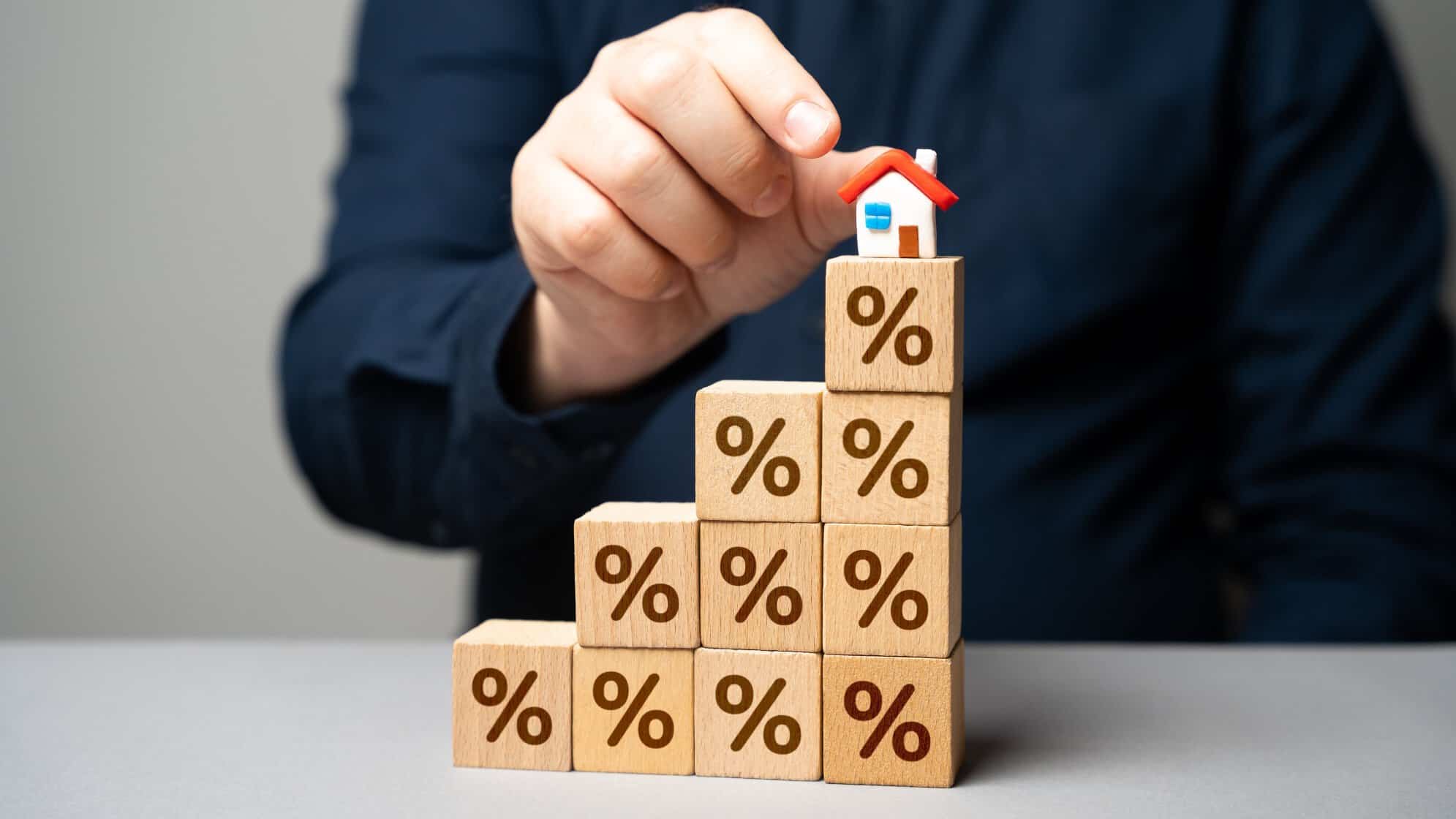 Agents react to interest rate decision